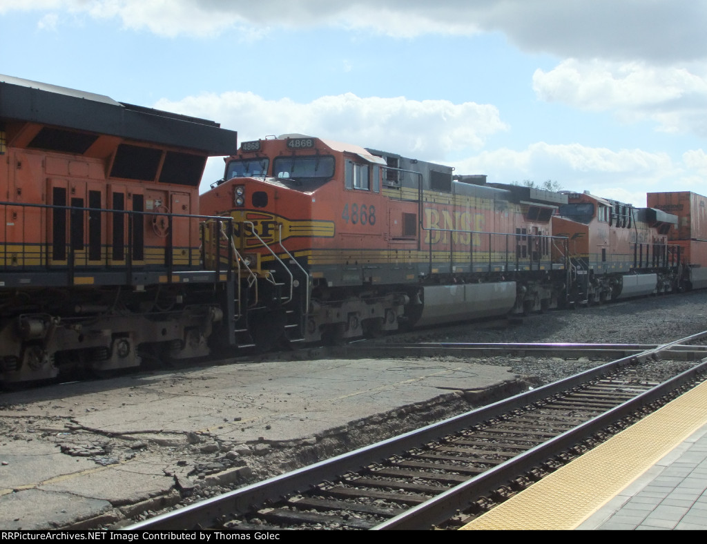 BNSF 4868